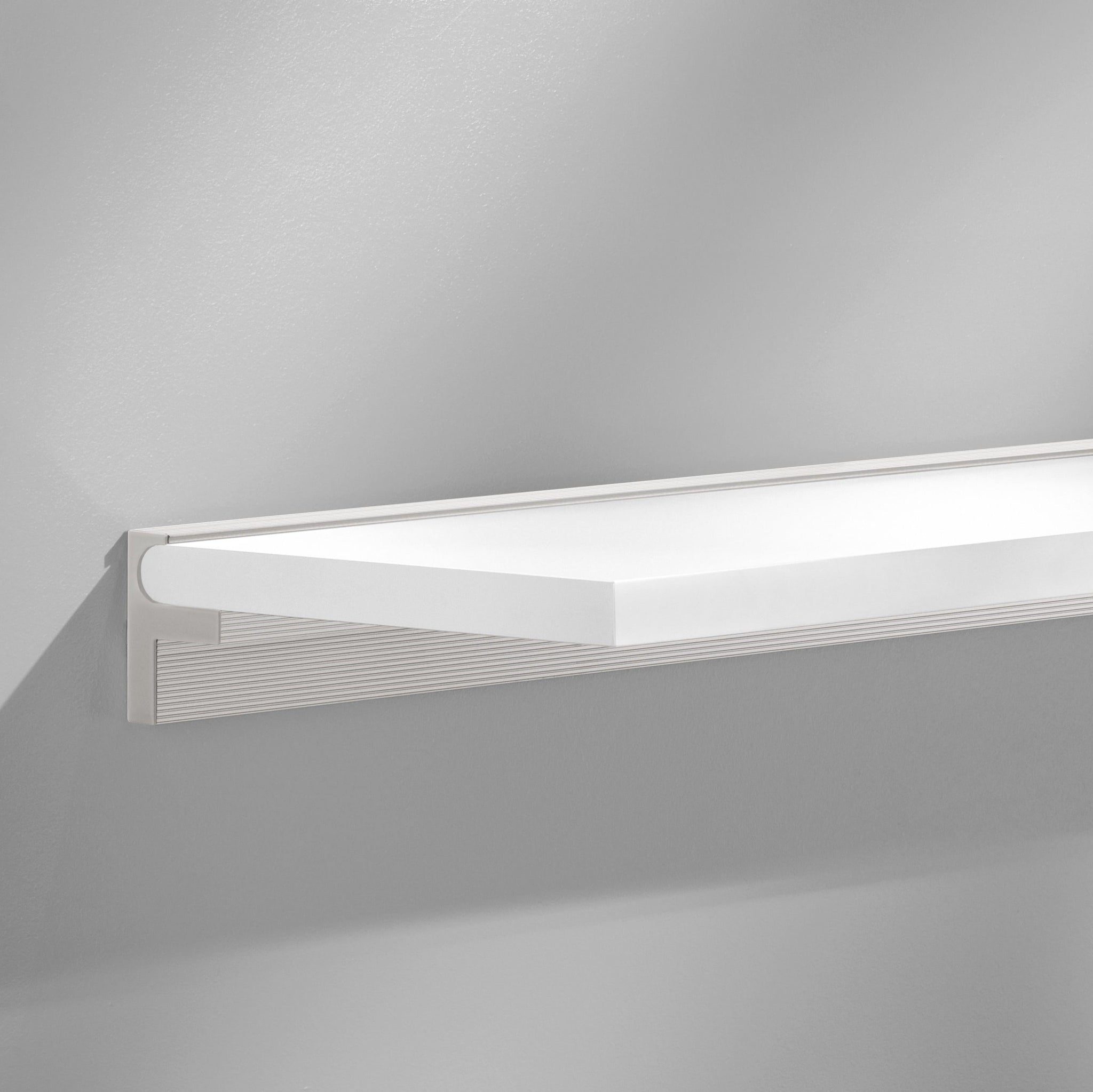 SUMO Shelf and CUBE Bracket | Shelf & Co.